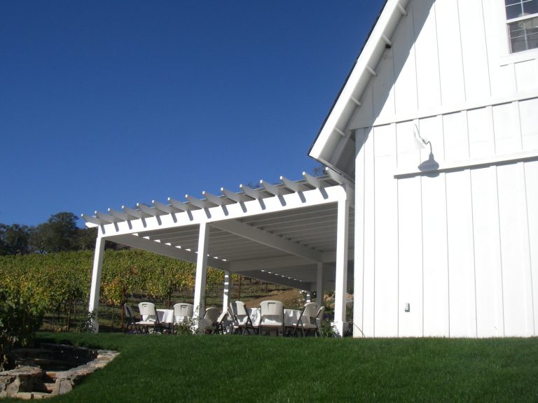 Classic Large 1725 sq. foot Barn – Running Rabbit Ranch & Vineyard